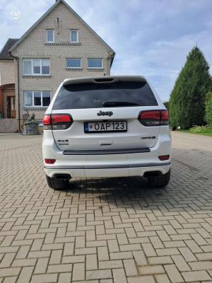 White Jeep Grand Cherokee 2020 in Plunge, with an engine capacity of 3.60 L and mileage of 163 thousand km for 24300 €, photo 6 on AUTOMOTO.COM.LV