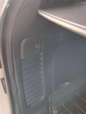 White Jeep Grand Cherokee 2020 in Plunge, with an engine capacity of 3.60 L and mileage of 163 thousand km for 24300 €, photo 17 on AUTOMOTO.COM.LV