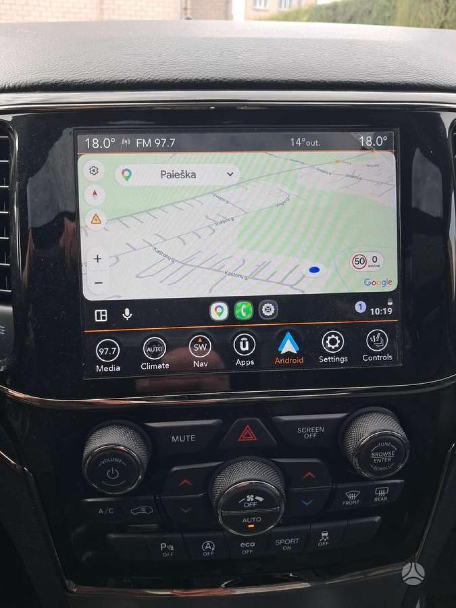 White Jeep Grand Cherokee 2020 in Plunge, with an engine capacity of 3.60 L and mileage of 163 thousand km for 24300 €, photo 22 on AUTOMOTO.COM.LV