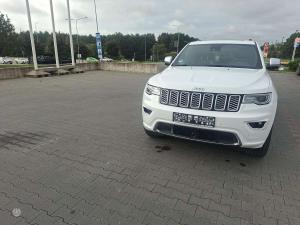 White Jeep Grand Cherokee 2020 in Utena, with an engine capacity of 2.99 L and mileage of 252 thousand km for 15300 €, photo  on AUTOMOTO.COM.LV