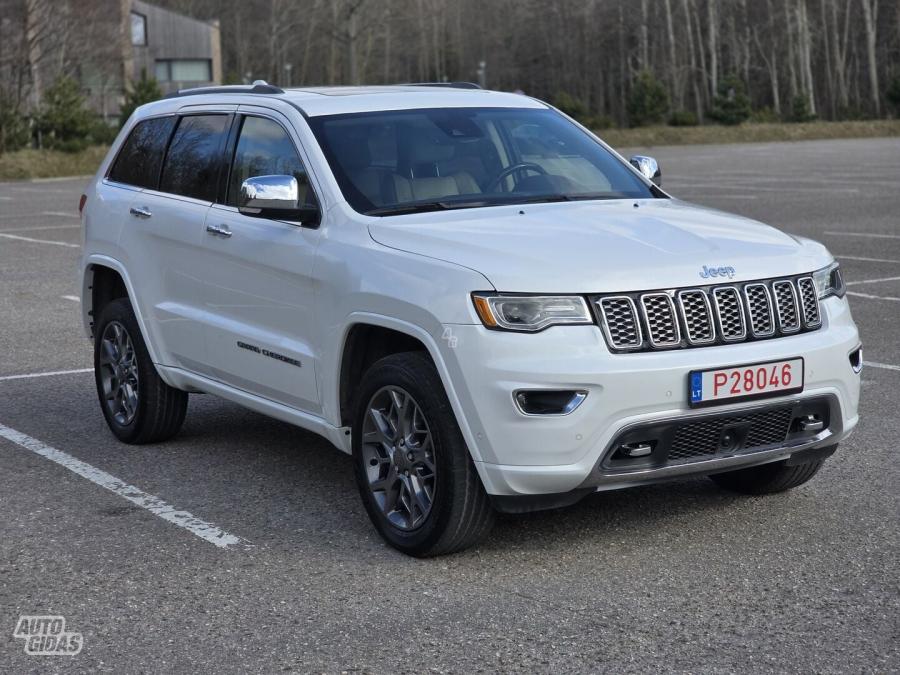 White Jeep Grand Cherokee 2021 in Klaipeda, with an engine capacity of 5.70 L and mileage of 98 thousand km for 23600 €, photo 4 on AUTOMOTO.COM.LV