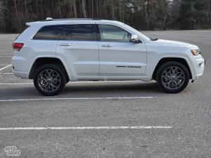 White Jeep Grand Cherokee 2021 in Klaipeda, with an engine capacity of 5.70 L and mileage of 98 thousand km for 23600 €, photo 5 on AUTOMOTO.COM.LV