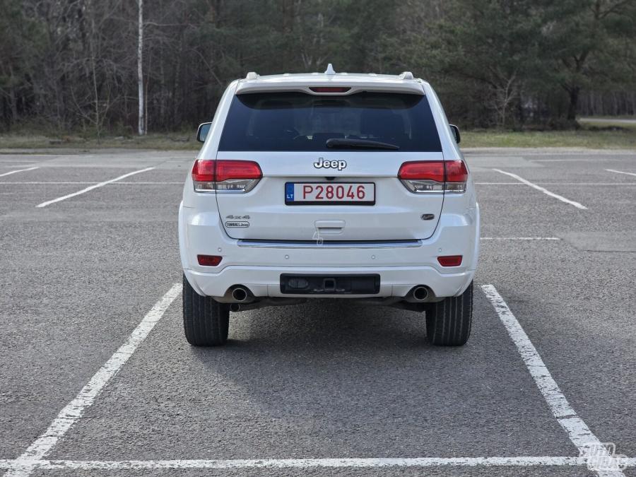 White Jeep Grand Cherokee 2021 in Klaipeda, with an engine capacity of 5.70 L and mileage of 98 thousand km for 23600 €, photo 7 on AUTOMOTO.COM.LV