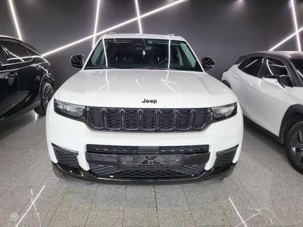 Balts Jeep Grand Cherokee 2021 Šauļi, ar dzinēja tilpumu 3.60 L un nobraukumu 82 tūkst. km par 30450 €, foto 2 vietnē AUTOMOTO.COM.LV