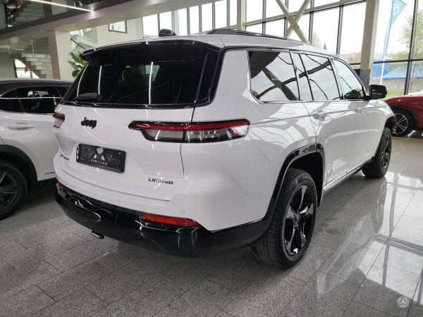 Balts Jeep Grand Cherokee 2021 Šauļi, ar dzinēja tilpumu 3.60 L un nobraukumu 82 tūkst. km par 30450 €, foto 6 vietnē AUTOMOTO.COM.LV