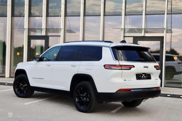 Balts Jeep Grand Cherokee 2021 Viļņa, ar dzinēja tilpumu 3.60 L un nobraukumu 55 tūkst. km par 28799 €, foto 7 vietnē AUTOMOTO.COM.LV