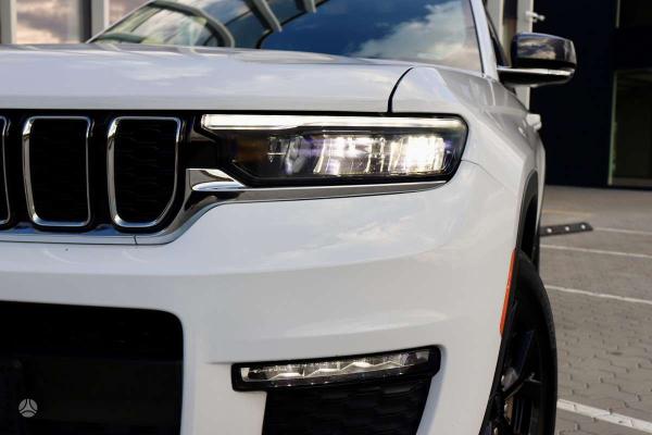 Balts Jeep Grand Cherokee 2021 Viļņa, ar dzinēja tilpumu 3.60 L un nobraukumu 55 tūkst. km par 28799 €, foto 9 vietnē AUTOMOTO.COM.LV