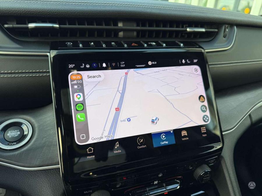Balts Jeep Grand Cherokee 2021 Viļņa, ar dzinēja tilpumu 3.60 L un nobraukumu 55 tūkst. km par 28799 €, foto 28 vietnē AUTOMOTO.COM.LV