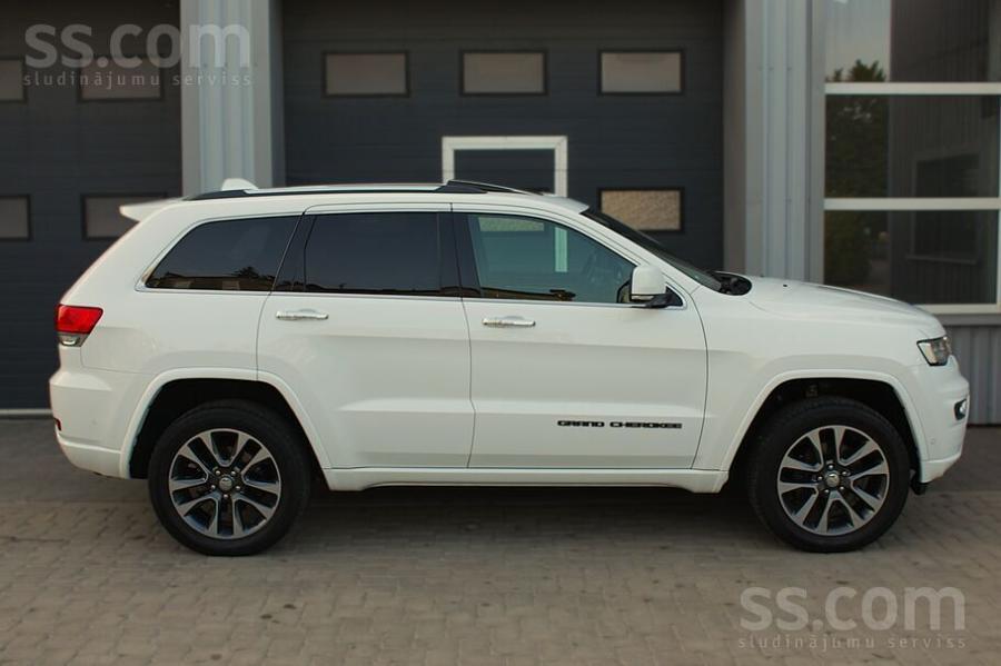 Balts Jeep Grand Cherokee 2021 Rīga, ar dzinēja tilpumu 3.00 L un nobraukumu 0 tūkst. km par 22950 €, foto 14 vietnē AUTOMOTO.COM.LV