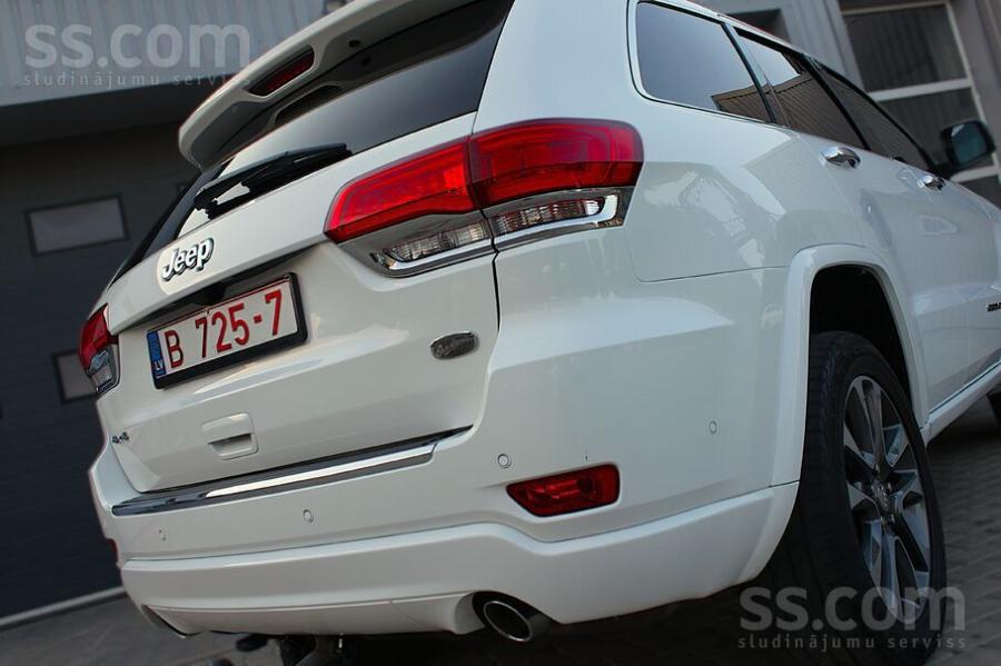 Balts Jeep Grand Cherokee 2021 Rīga, ar dzinēja tilpumu 3.00 L un nobraukumu 0 tūkst. km par 22950 €, foto 24 vietnē AUTOMOTO.COM.LV