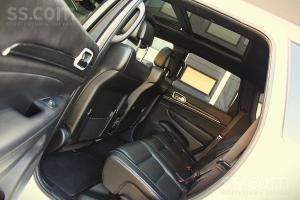 Balts Jeep Grand Cherokee 2021 Rīga, ar dzinēja tilpumu 3.00 L un nobraukumu 0 tūkst. km par 22950 €, foto 39 vietnē AUTOMOTO.COM.LV