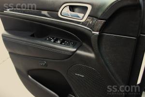 Balts Jeep Grand Cherokee 2021 Rīga, ar dzinēja tilpumu 3.00 L un nobraukumu 0 tūkst. km par 22950 €, foto 43 vietnē AUTOMOTO.COM.LV