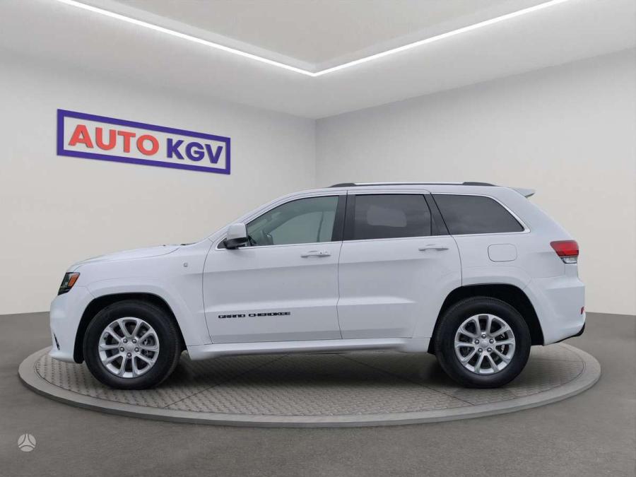 White Jeep Grand Cherokee 2021 in Vilnius, with an engine capacity of 3.60 L and mileage of 41 thousand km for 19999 €, photo 3 on AUTOMOTO.COM.LV