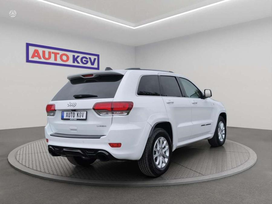 White Jeep Grand Cherokee 2021 in Vilnius, with an engine capacity of 3.60 L and mileage of 41 thousand km for 19999 €, photo 6 on AUTOMOTO.COM.LV