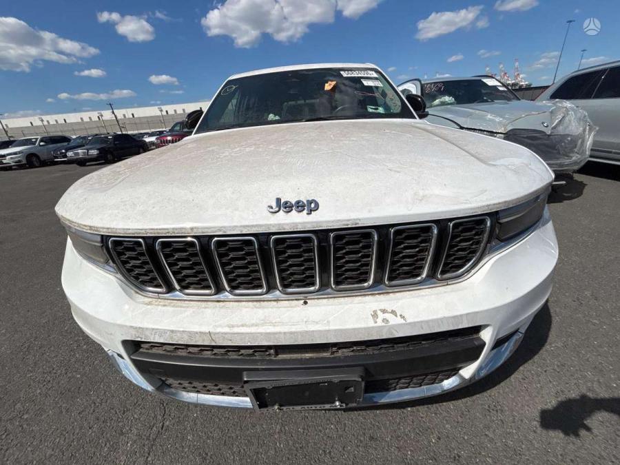 Balts Jeep Grand Cherokee 2021 Ukmergė, ar dzinēja tilpumu 3.60 L un nobraukumu 25 tūkst. km par 16999 €, foto 4 vietnē AUTOMOTO.COM.LV