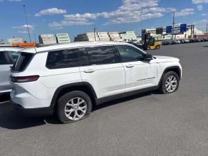 Balts Jeep Grand Cherokee 2021 Ukmergė, ar dzinēja tilpumu 3.60 L un nobraukumu 25 tūkst. km par 16999 €, foto 16 vietnē AUTOMOTO.COM.LV