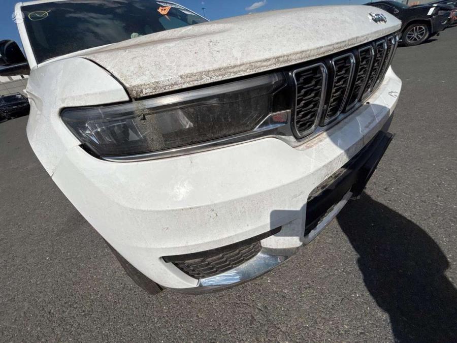 Balts Jeep Grand Cherokee 2021 Ukmergė, ar dzinēja tilpumu 3.60 L un nobraukumu 25 tūkst. km par 16999 €, foto 23 vietnē AUTOMOTO.COM.LV