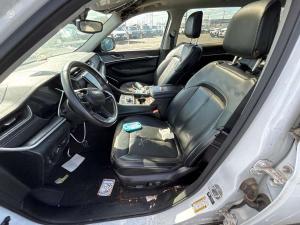 Balts Jeep Grand Cherokee 2021 Ukmergė, ar dzinēja tilpumu 3.60 L un nobraukumu 25 tūkst. km par 16999 €, foto 24 vietnē AUTOMOTO.COM.LV