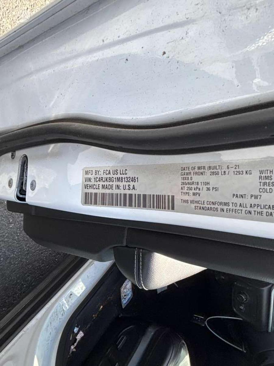 Balts Jeep Grand Cherokee 2021 Ukmergė, ar dzinēja tilpumu 3.60 L un nobraukumu 25 tūkst. km par 16999 €, foto 34 vietnē AUTOMOTO.COM.LV