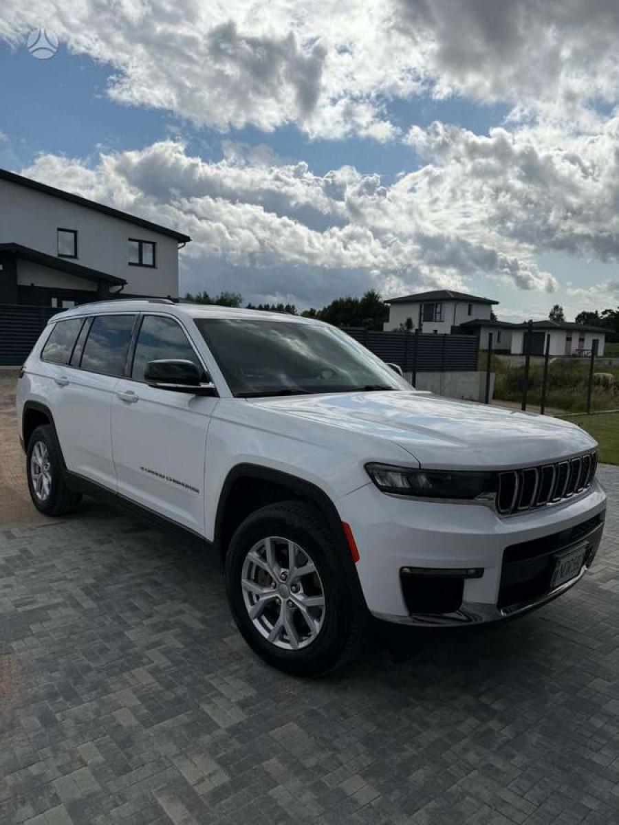 White Jeep Grand Cherokee 2021 in Vilnius, with an engine capacity of 3.60 L and mileage of 69 thousand km for 38000 €, photo 1 on AUTOMOTO.COM.LV