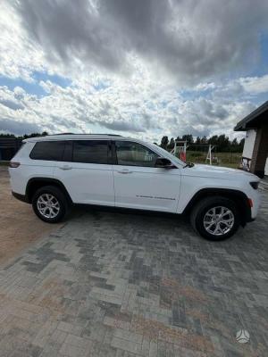 White Jeep Grand Cherokee 2021 in Vilnius, with an engine capacity of 3.60 L and mileage of 69 thousand km for 38000 €, photo 5 on AUTOMOTO.COM.LV