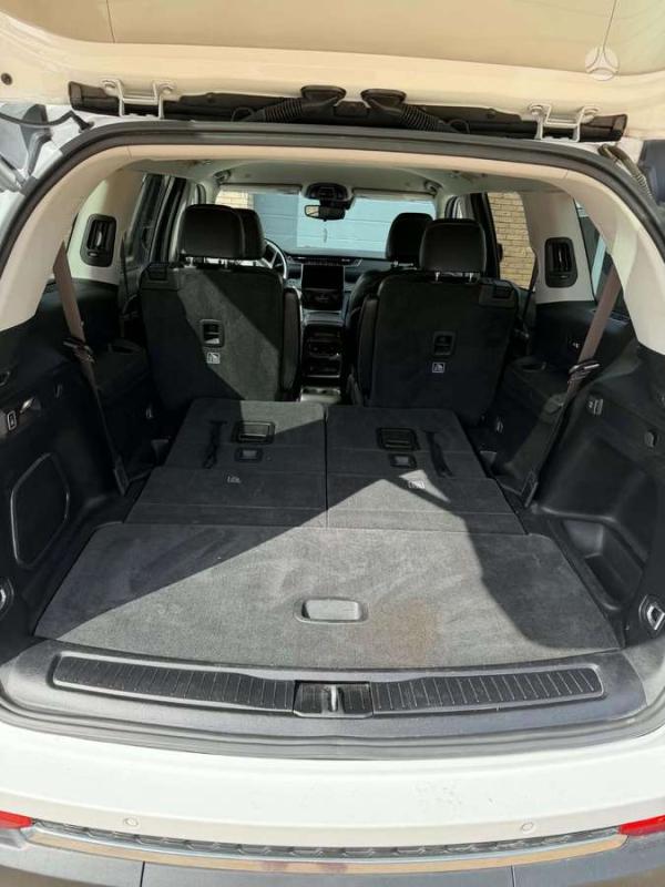 Balts Jeep Grand Cherokee 2021 Viļņa, ar dzinēja tilpumu 3.60 L un nobraukumu 69 tūkst. km par 38000 €, foto 7 vietnē AUTOMOTO.COM.LV