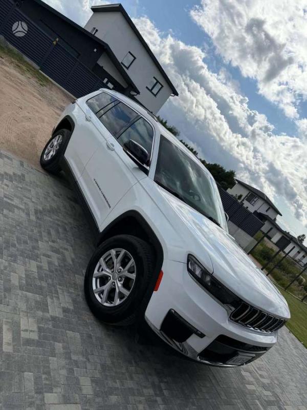 Balts Jeep Grand Cherokee 2021 Viļņa, ar dzinēja tilpumu 3.60 L un nobraukumu 69 tūkst. km par 38000 €, foto 9 vietnē AUTOMOTO.COM.LV