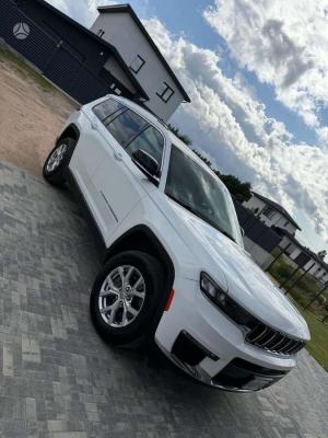 White Jeep Grand Cherokee 2021 in Vilnius, with an engine capacity of 3.60 L and mileage of 69 thousand km for 38000 €, photo 10 on AUTOMOTO.COM.LV