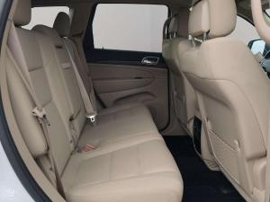 Balts Jeep Grand Cherokee 2021 Viļņa, ar dzinēja tilpumu 3.60 L un nobraukumu 41 tūkst. km par 19999 €, foto 10 vietnē AUTOMOTO.COM.LV