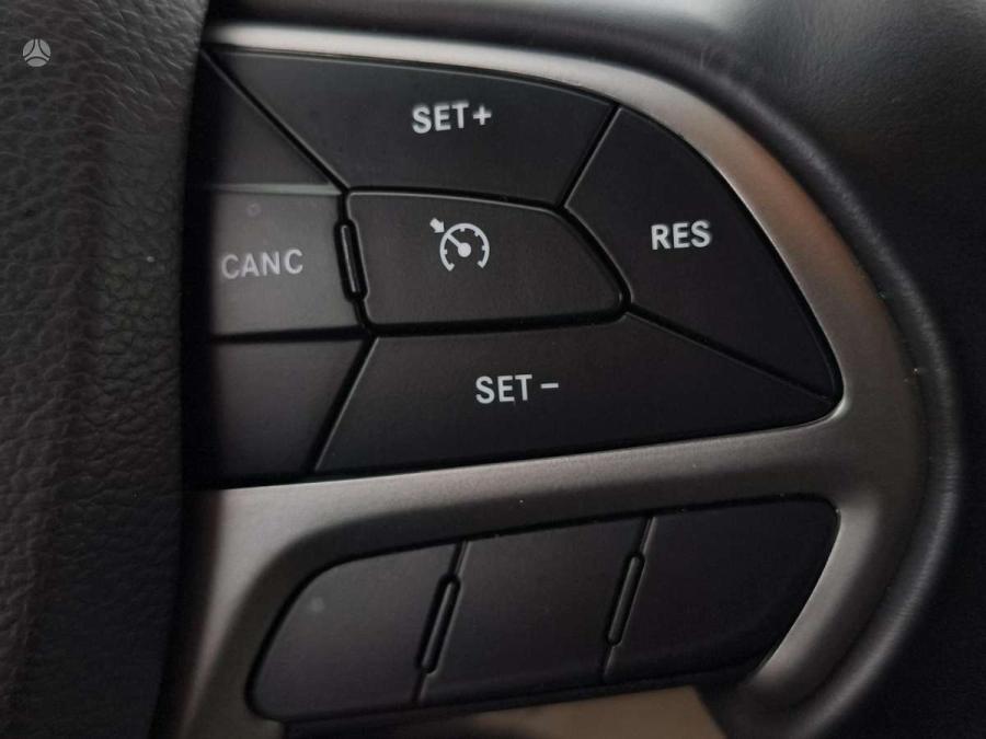 Balts Jeep Grand Cherokee 2021 Viļņa, ar dzinēja tilpumu 3.60 L un nobraukumu 41 tūkst. km par 19999 €, foto 17 vietnē AUTOMOTO.COM.LV