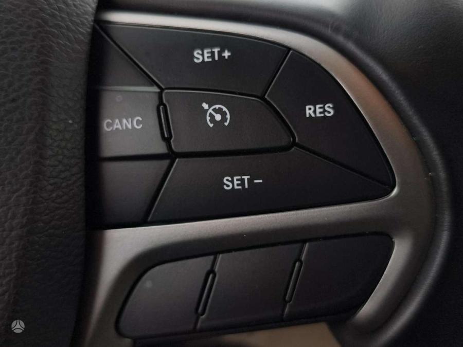 Белый Джип Гранд Чероки 2021 в Вильнюс, объемом двигателя 3.60 л и пробегом 41 тыс. км за 18999 €, фото 17 на AUTOMOTO.COM.LV
