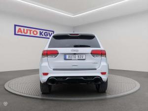 White Jeep Grand Cherokee 2021 in Vilnius, with an engine capacity of 3.60 L and mileage of 41 thousand km for 18999 €, photo 5 on AUTOMOTO.COM.LV