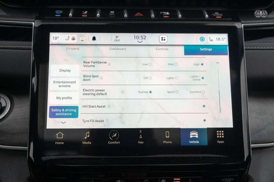 Белый Джип Гранд Чероки 2022 в Вильнюс, объемом двигателя 2.00 л и пробегом 55 тыс. км за 43000 €, фото 20 на AUTOMOTO.COM.LV