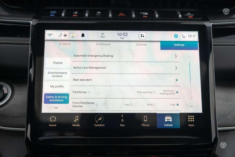 Белый Джип Гранд Чероки 2022 в Вильнюс, объемом двигателя 2.00 л и пробегом 55 тыс. км за 43000 €, фото 21 на AUTOMOTO.COM.LV