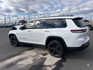 Balts Jeep Grand Cherokee 2022 Ukmergė, ar dzinēja tilpumu 3.60 L un nobraukumu 64 tūkst. km par 11450 €, foto 2 vietnē AUTOMOTO.COM.LV