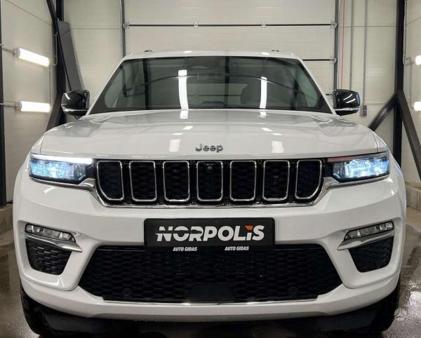 Balts Jeep Grand Cherokee 2022 Viļņa, ar dzinēja tilpumu 2.00 L un nobraukumu 17 tūkst. km par 40000 €, foto 2 vietnē AUTOMOTO.COM.LV