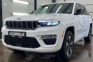 White Jeep Grand Cherokee 2022 in Vilnius, with an engine capacity of 2.00 L and mileage of 17 thousand km for 40000 €, photo 4 on AUTOMOTO.COM.LV