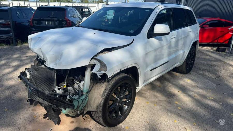 Balts Jeep Grand Cherokee 2022 Ukmergė, ar dzinēja tilpumu 3.60 L un nobraukumu 68 tūkst. km par 11490 €, foto 9 vietnē AUTOMOTO.COM.LV