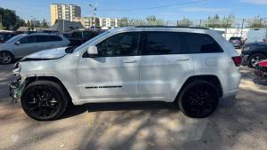 Balts Jeep Grand Cherokee 2022 Ukmergė, ar dzinēja tilpumu 3.60 L un nobraukumu 68 tūkst. km par 11490 €, foto 10 vietnē AUTOMOTO.COM.LV