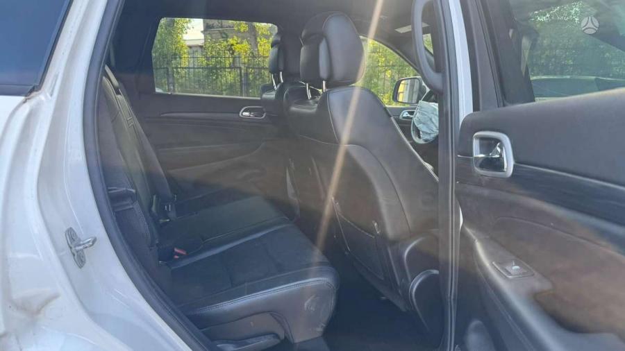 Balts Jeep Grand Cherokee 2022 Ukmergė, ar dzinēja tilpumu 3.60 L un nobraukumu 68 tūkst. km par 11490 €, foto 20 vietnē AUTOMOTO.COM.LV