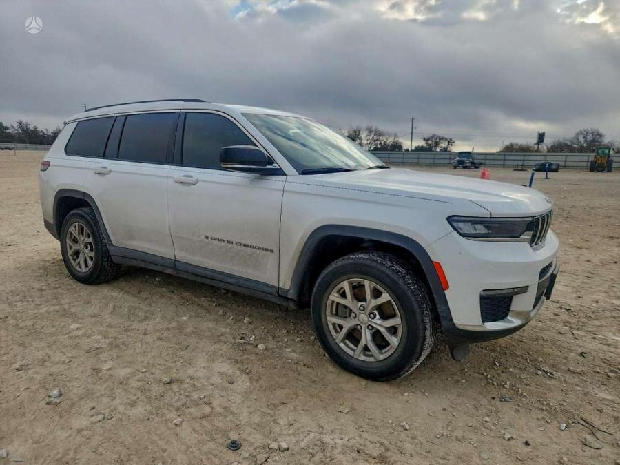 Balts Jeep Grand Cherokee 2023 Kauņa, ar dzinēja tilpumu 3.60 L un nobraukumu 108 tūkst. km par 19888 €, foto 1 vietnē AUTOMOTO.COM.LV