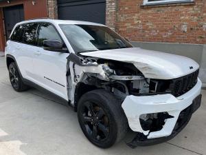 Balts Jeep Grand Cherokee 2023 Kauņa, ar dzinēja tilpumu 3.60 L un nobraukumu 69 tūkst. km par 16800 €, foto 4 vietnē AUTOMOTO.COM.LV