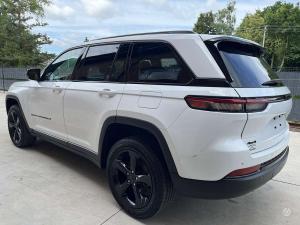 Balts Jeep Grand Cherokee 2023 Kauņa, ar dzinēja tilpumu 3.60 L un nobraukumu 69 tūkst. km par 16800 €, foto 6 vietnē AUTOMOTO.COM.LV