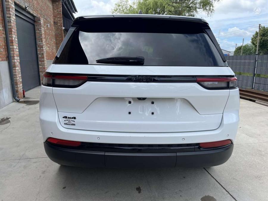 Balts Jeep Grand Cherokee 2023 Kauņa, ar dzinēja tilpumu 3.60 L un nobraukumu 69 tūkst. km par 16800 €, foto 7 vietnē AUTOMOTO.COM.LV