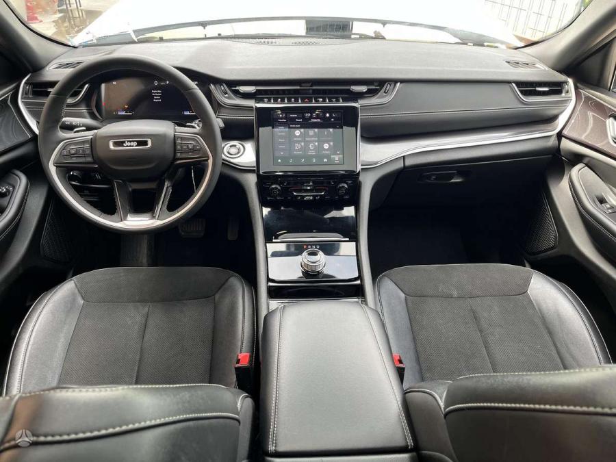 Balts Jeep Grand Cherokee 2023 Kauņa, ar dzinēja tilpumu 3.60 L un nobraukumu 69 tūkst. km par 16800 €, foto 8 vietnē AUTOMOTO.COM.LV