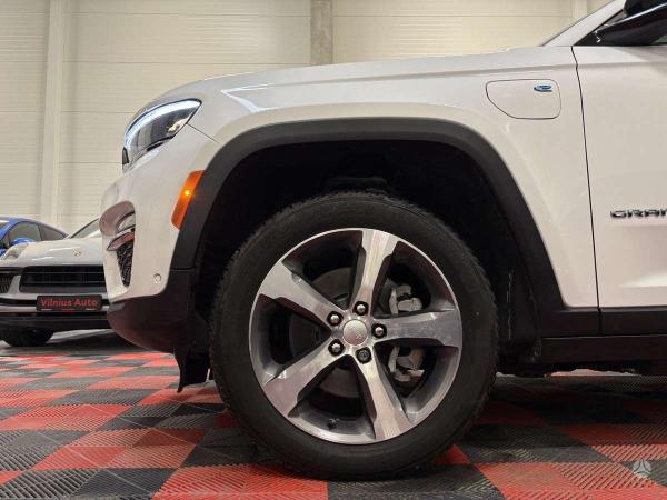 Белый Джип Гранд Чероки 2023 в Вильнюс, объемом двигателя 2.00 л и пробегом 59 тыс. км за 41990 €, фото 9 на AUTOMOTO.COM.LV
