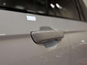 Balts Jeep Grand Cherokee 2023 Viļņa, ar dzinēja tilpumu 2.00 L un nobraukumu 59 tūkst. km par 41990 €, foto 11 vietnē AUTOMOTO.COM.LV