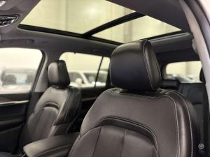 Balts Jeep Grand Cherokee 2023 Viļņa, ar dzinēja tilpumu 2.00 L un nobraukumu 59 tūkst. km par 41990 €, foto 17 vietnē AUTOMOTO.COM.LV