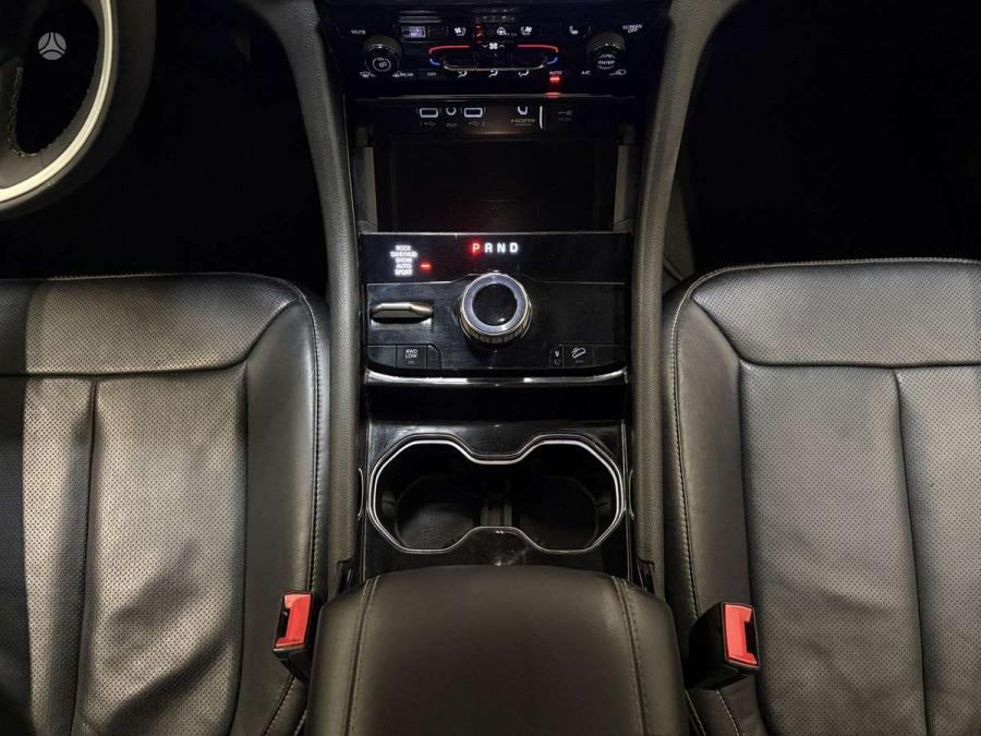 Balts Jeep Grand Cherokee 2023 Viļņa, ar dzinēja tilpumu 2.00 L un nobraukumu 59 tūkst. km par 41990 €, foto 24 vietnē AUTOMOTO.COM.LV