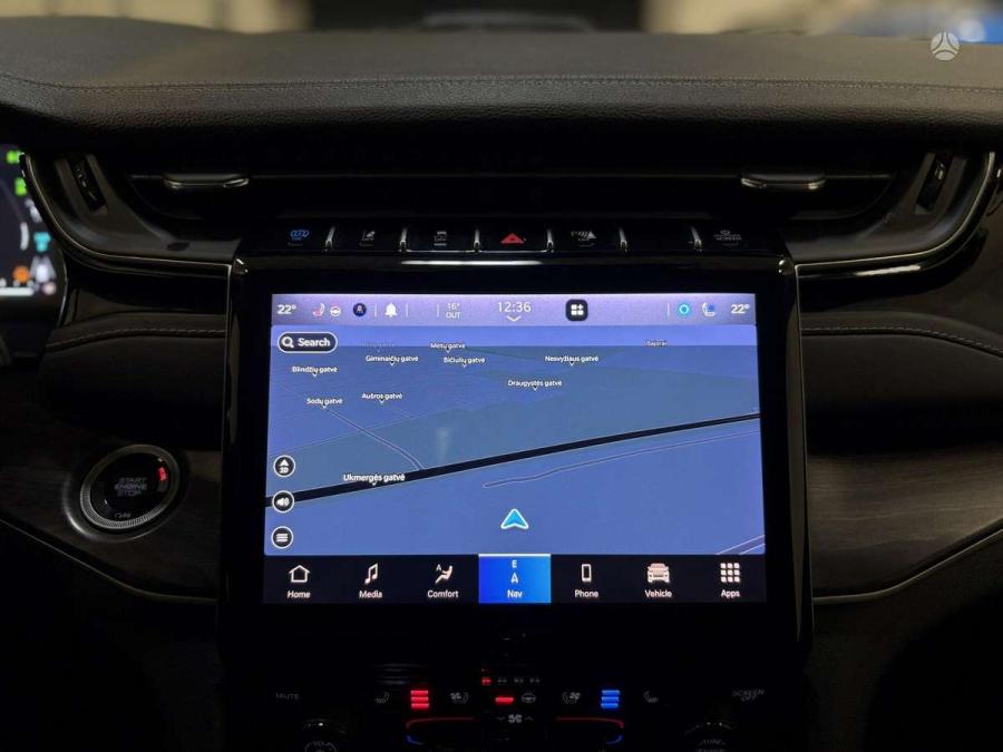 Balts Jeep Grand Cherokee 2023 Viļņa, ar dzinēja tilpumu 2.00 L un nobraukumu 59 tūkst. km par 41990 €, foto 26 vietnē AUTOMOTO.COM.LV